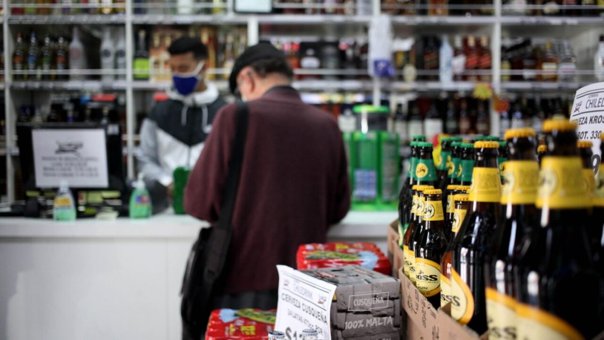 Estudio revela que 37% de los chilenos comenzó a beber alcohol antes de ...