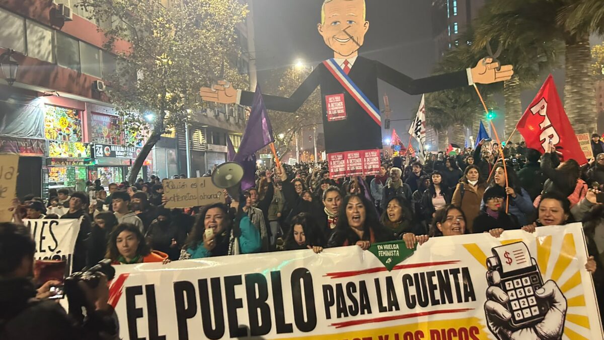 Marcha contra el Gobierno se toma la Alameda: Revisa los cortes y desvíos
